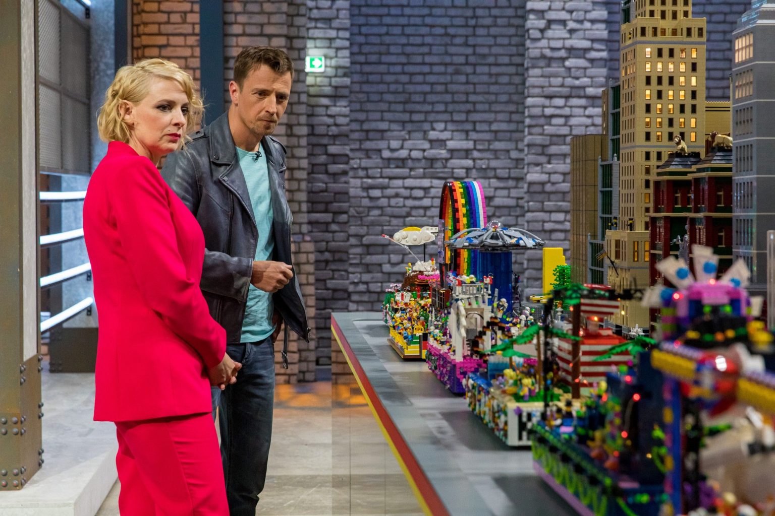 LEGO Masters Folge 1 - Brickmaster TV